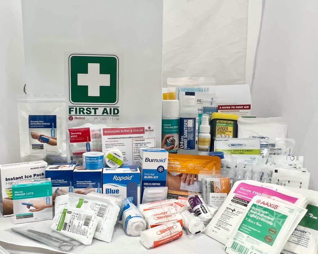 Kitchen First Aid Kit>>Buy A First Aid Kit For Kitchens-restaurant